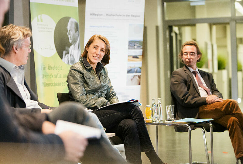 Jetzt online verfügbar: Foyer-Gespräch zwischen Heinrich-Böll-Stiftung ...